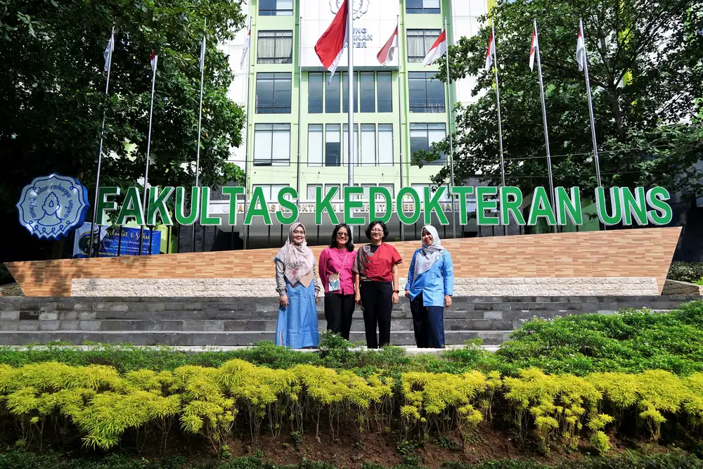 Fakultas Kedokteran UNS | FK Universitas HKBP Nommensen (UHN) Medan Melakukan Kunjungan ...