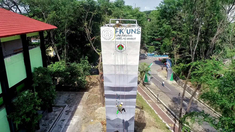 Fakultas Kedokteran UNS | Wall Climbing FK UNS sebagai Fasilitas ...