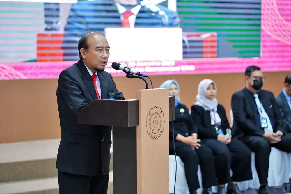 Fakultas Kedokteran UNS | FK UNS Melantik dan Mengambil Sumpah 60 Dokter Baru