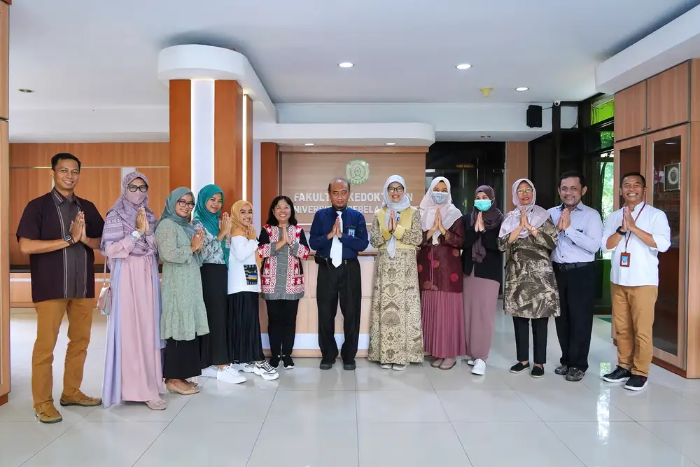 Fakultas Kedokteran UNS | Hari Pertama Masuk Kerja, Pimpinan FK UNS Kunjungi Unit-Unit di ...