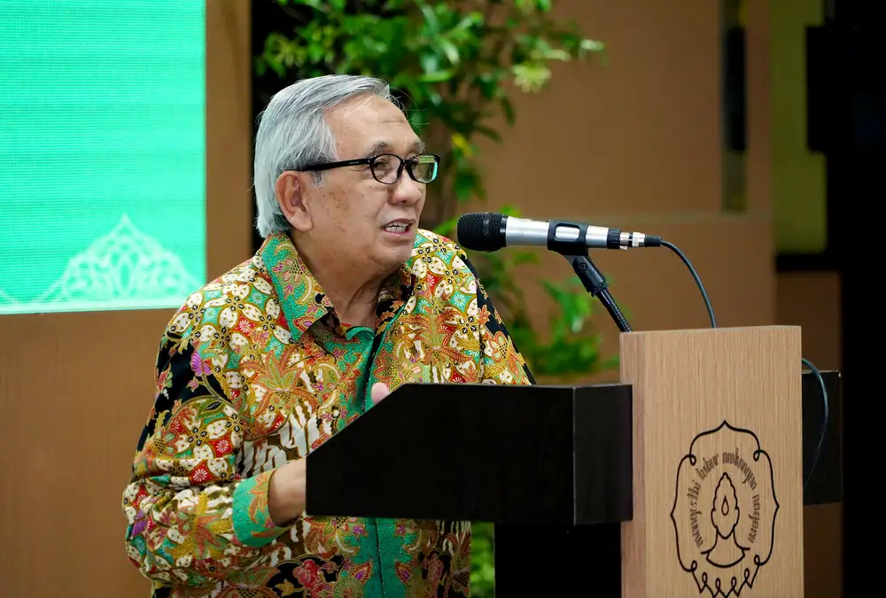 Fakultas Kedokteran UNS | FK UNS Gelar Silaturahmi Tahunan dan Beri ...