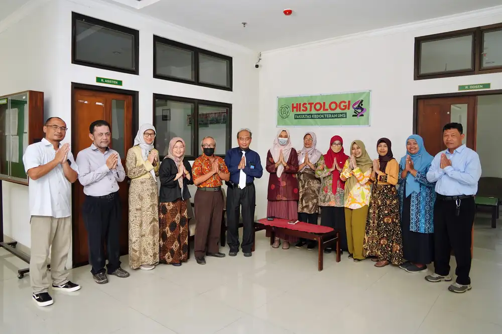 Fakultas Kedokteran UNS | Hari Pertama Masuk Kerja, Pimpinan FK UNS Kunjungi Unit-Unit di ...