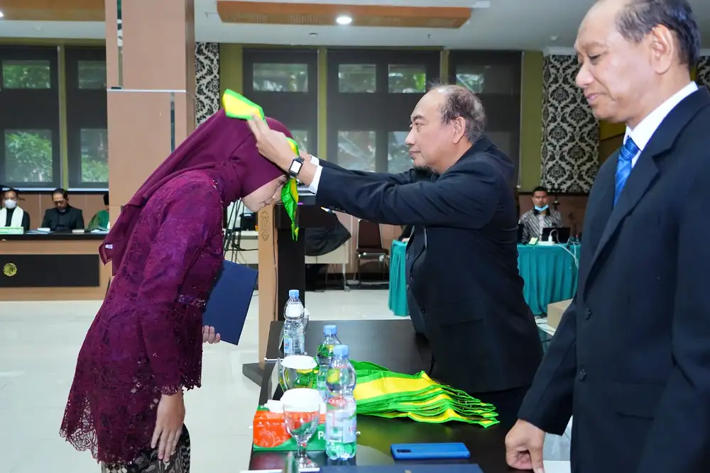 Fakultas Kedokteran UNS | FK UNS Melantik dan Mengambil Sumpah 60 Dokter Baru