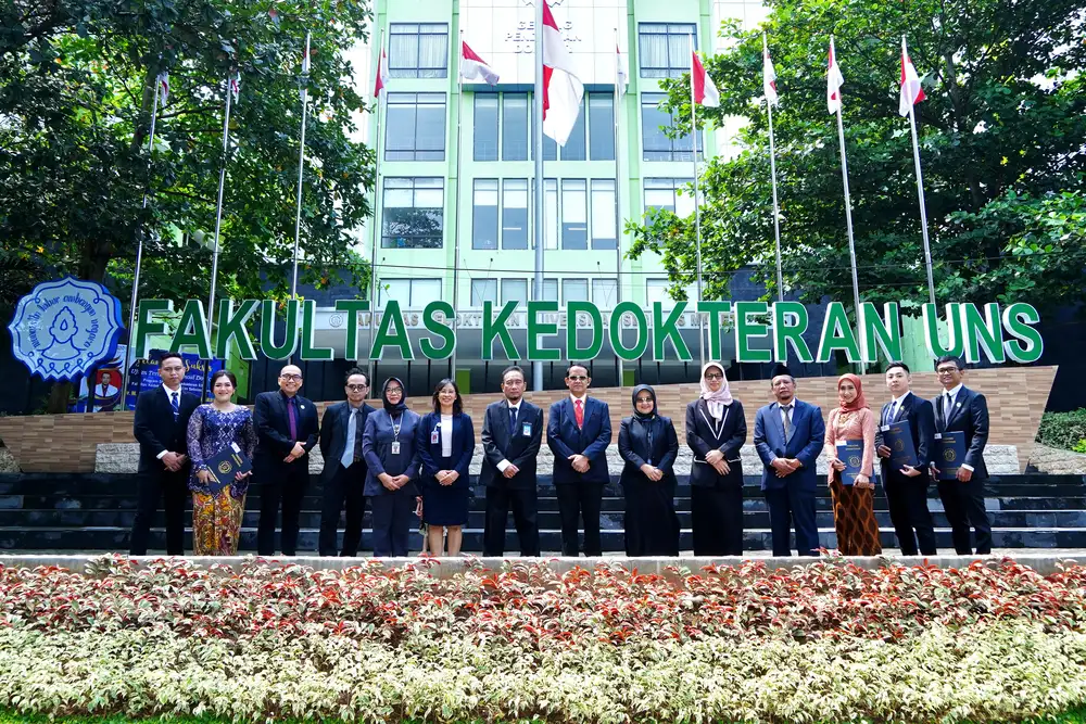 Fakultas Kedokteran UNS | FK UNS Melepas 5 Dokter Spesialis Baru Periode April 2024